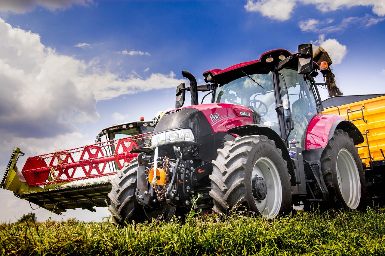 What are Tractor Beacons and Why They Are Legally Required on UK Roads ...